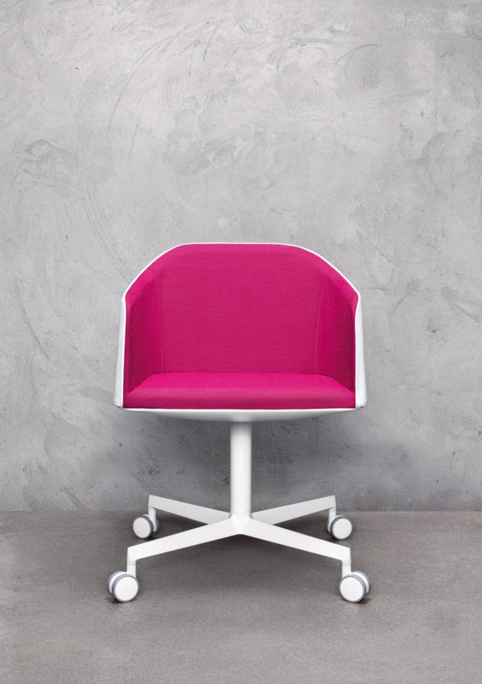 Laja Swivel Chair | MSL Furniture