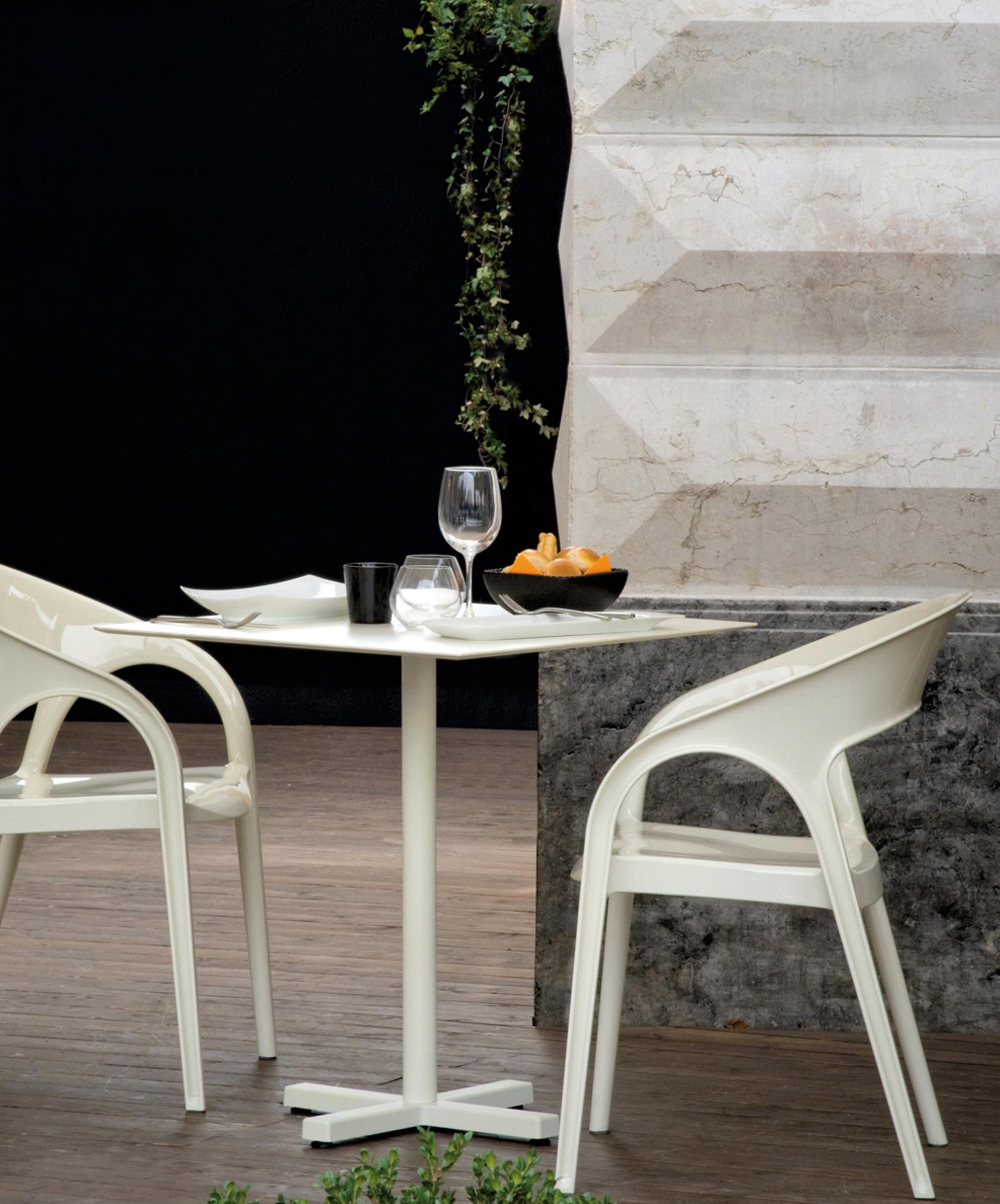 Pedrali Bold Tables - Round Coffee Table | MSL Interiors