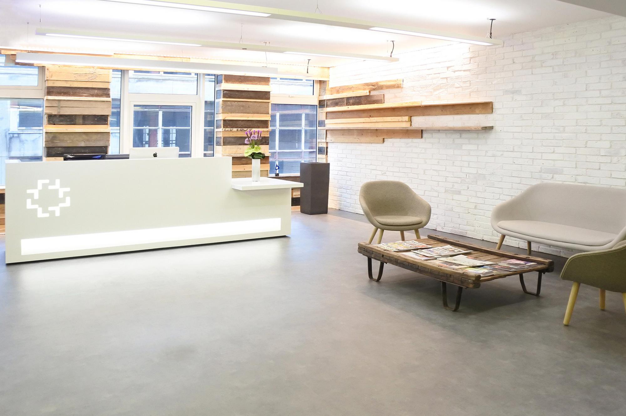 Isomi Blok Reception Desk - High Quality Reception Desk | MSL Interiors